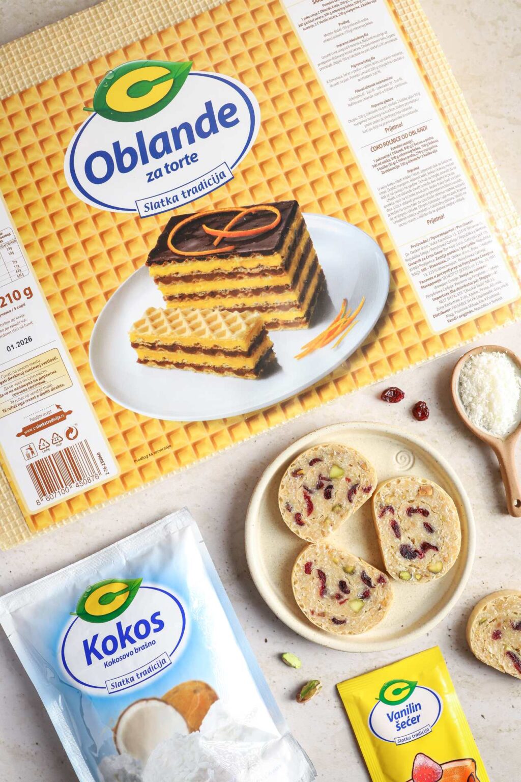 Rolat u oblandi sa pistaćima i brusnicama - Mystic Cakes
